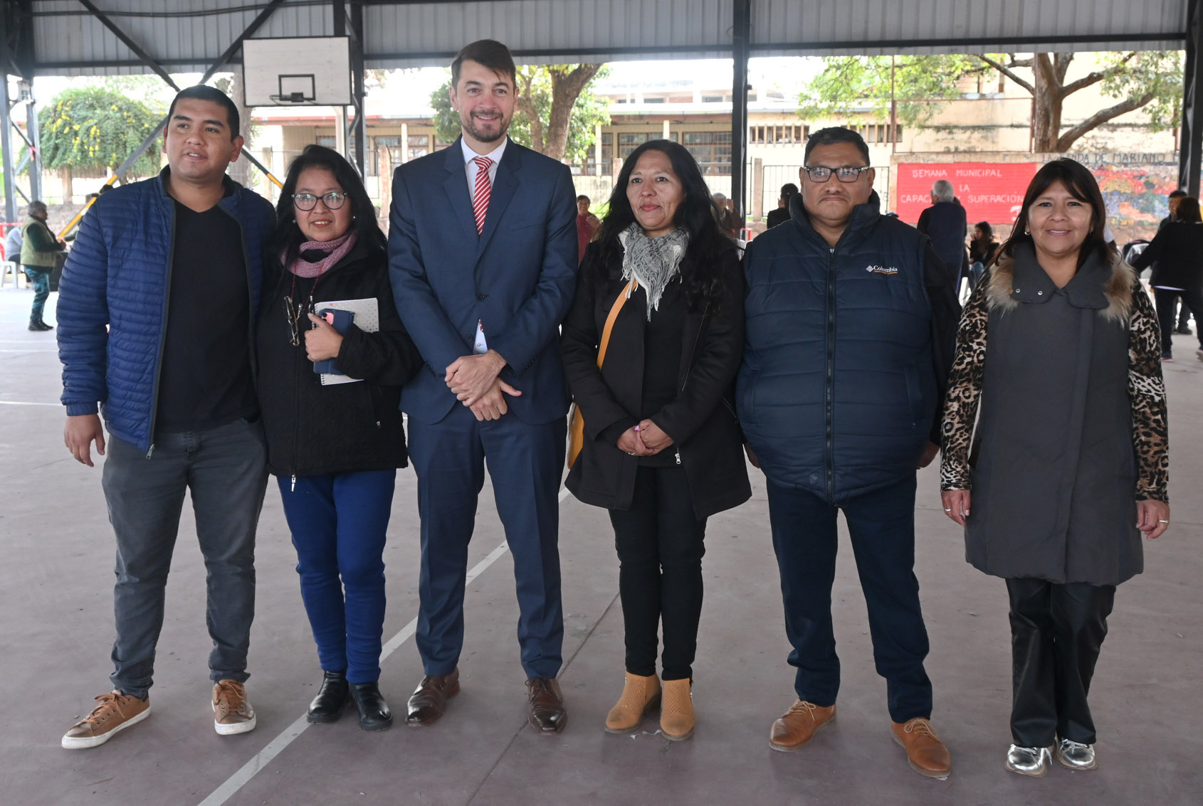 Adultos mayores visitaron el multiespacio de Mariano Moreno sumándose a ...