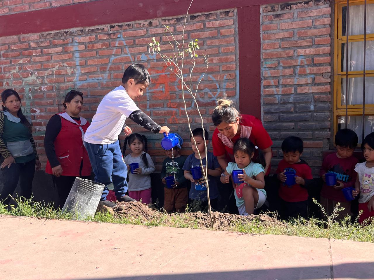 Inició el programa “El Árbol va a la Escuela”